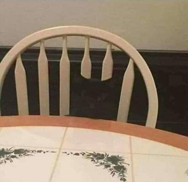 Broken Chair - Eyecon - Optical Illusions